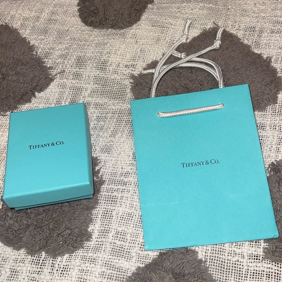 Tiffany & Co. | Jewelry | Authentic Tiffany Co Box Shopping Bag | Poshmark